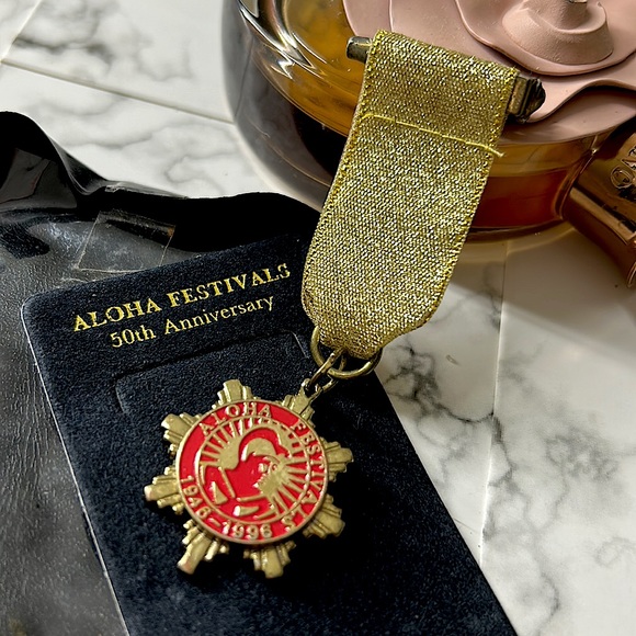 Vintage | Jewelry | 996 Vtg 5th Anniversary Aloha Festival Medal Brooch ...